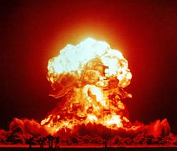 Top 10 Nuclear Explosions Caught On Tape - Toptenz.net