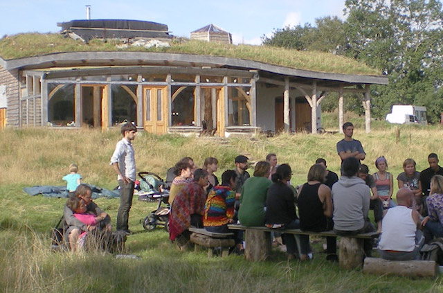 10 Off the Grid Communities Living in Harmony with Nature - Toptenz.net