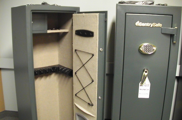 10 Amazing Things Found in Safes - Toptenz.net