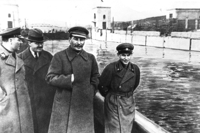 10 Brutal Realities of Life in Stalin's Soviet Union - Toptenz.net