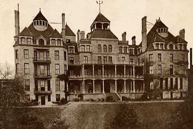 10 Frightening Facts about the Crescent Hotel - Toptenz.net