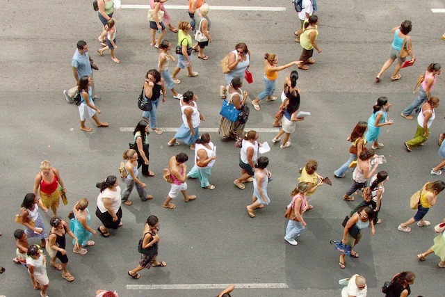 10 Incredible Facts About Crowd Psychology - Toptenz.net